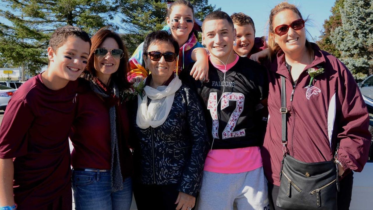 Widow of FDNY's Ray Downey honored at Deer Park homecoming - Newsday