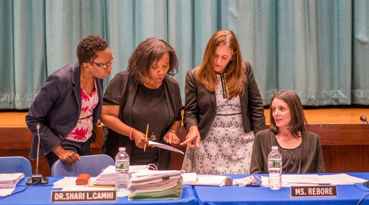 Baldwin schools’ statement backs embattled new principal - Newsday