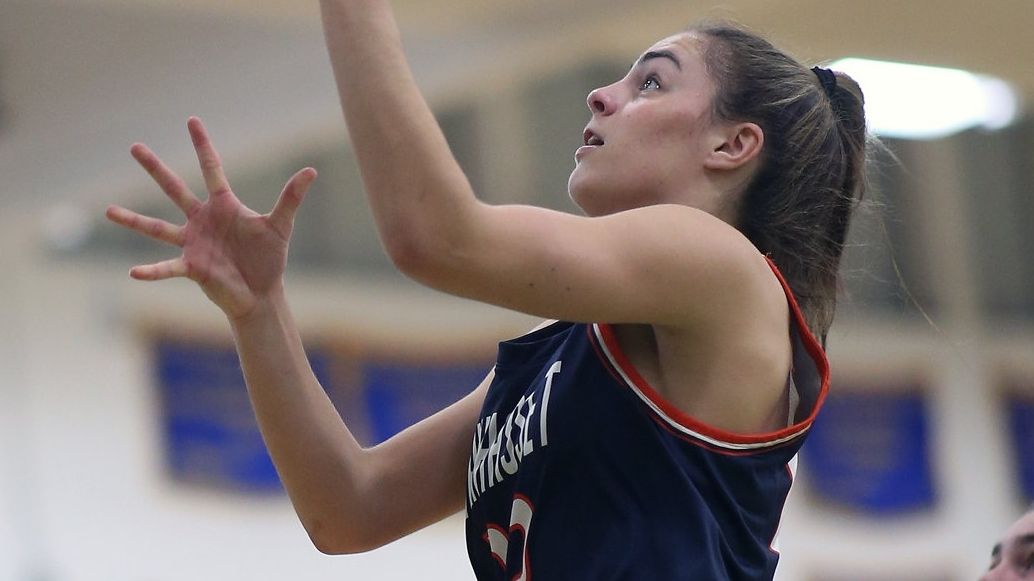 Caitlin Barrett scores 25 points to lift Manhasset past Farmingdale ...