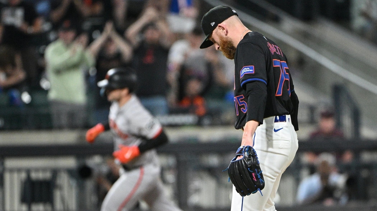 Mets' Reed Garrett serves up go-ahead grand slam to Patrick Bailey in ...