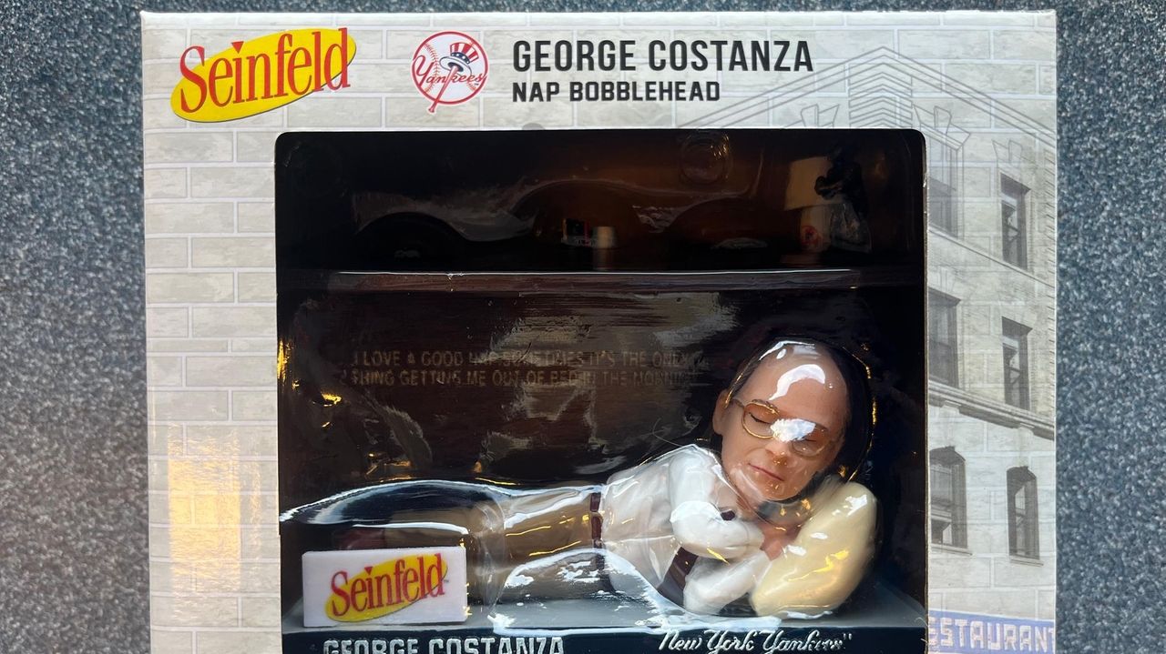 Yankees' George Costanza 'Seinfeld' sleeping under his desk bobblehead ...