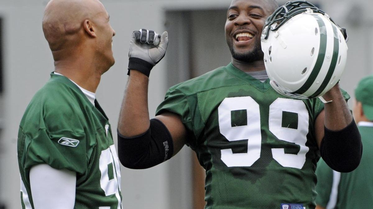 Jets re-sign linebacker Bryan Thomas - Newsday