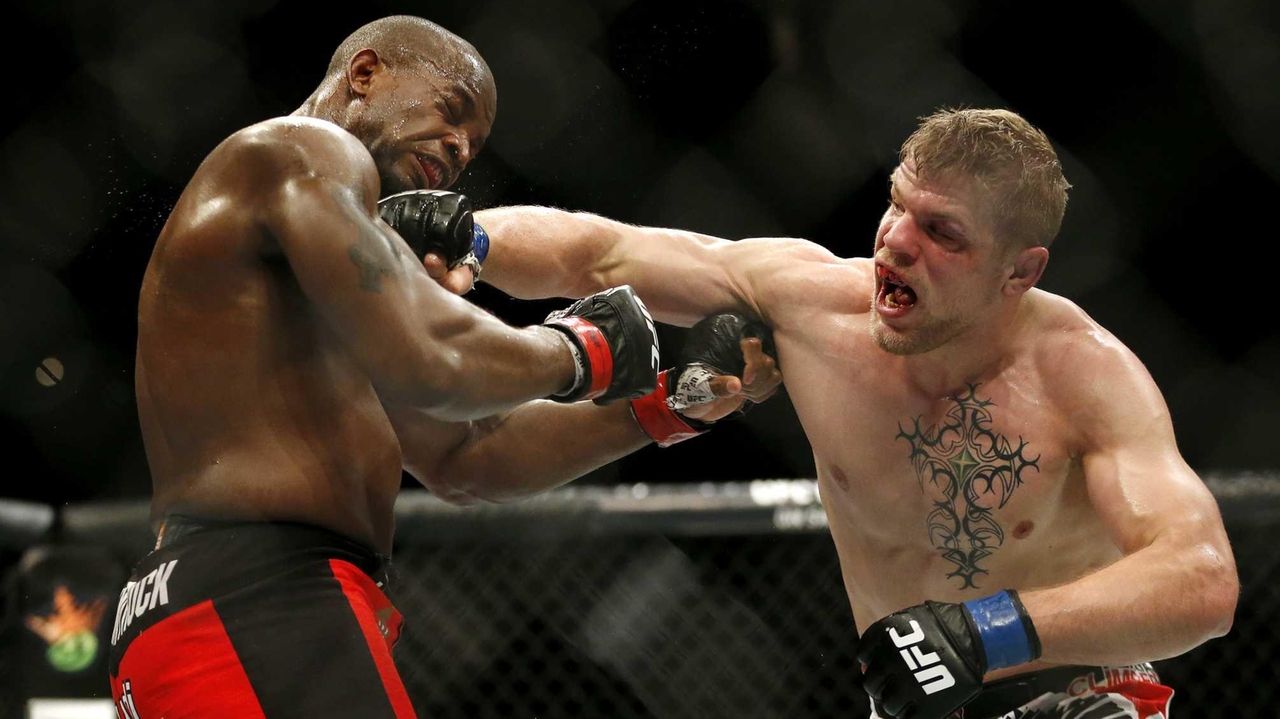 Eddie Gordon drops close decision to Chris Dempsey at UFC on Fox 15 ...