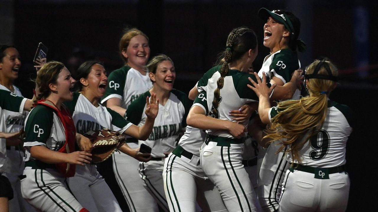 Marissa Nosovitch pitches Carle Place girls to second straight Long ...