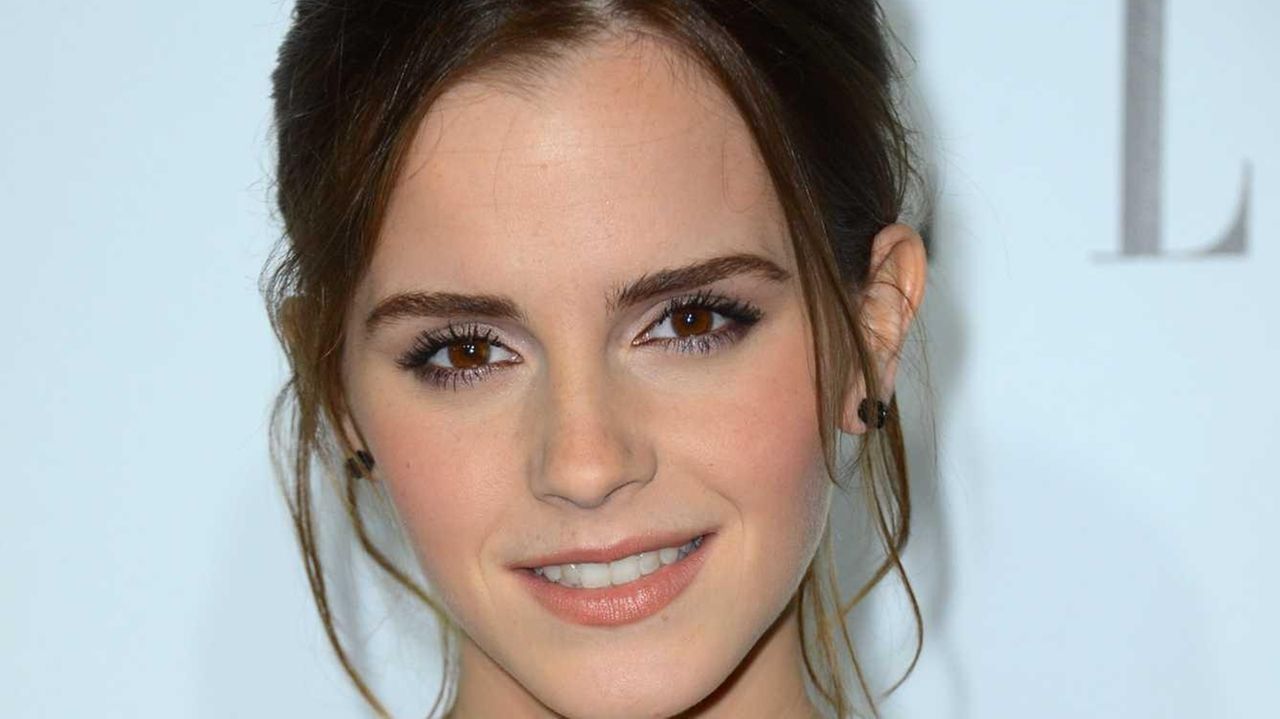 Emma Watson at JFK, stopped for looking too young to fly alone, report ...