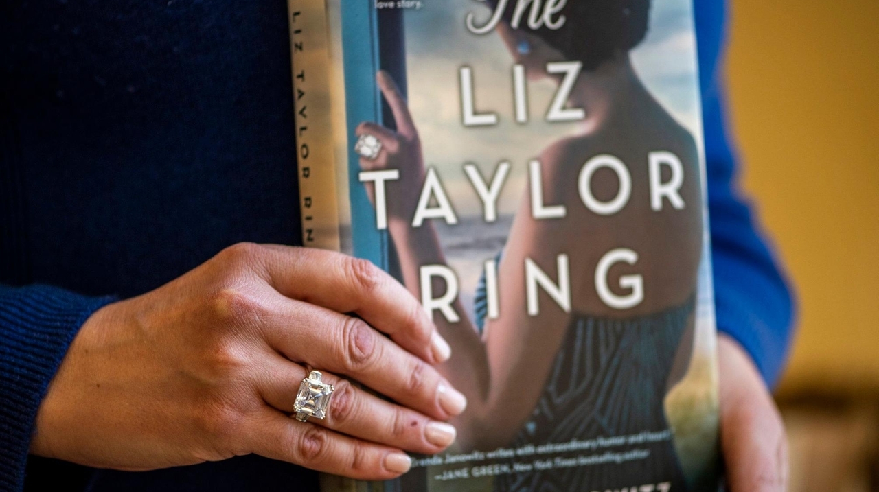 Long Island's Brenda Janowitz talks about her glitzy 'Liz Taylor Ring ...