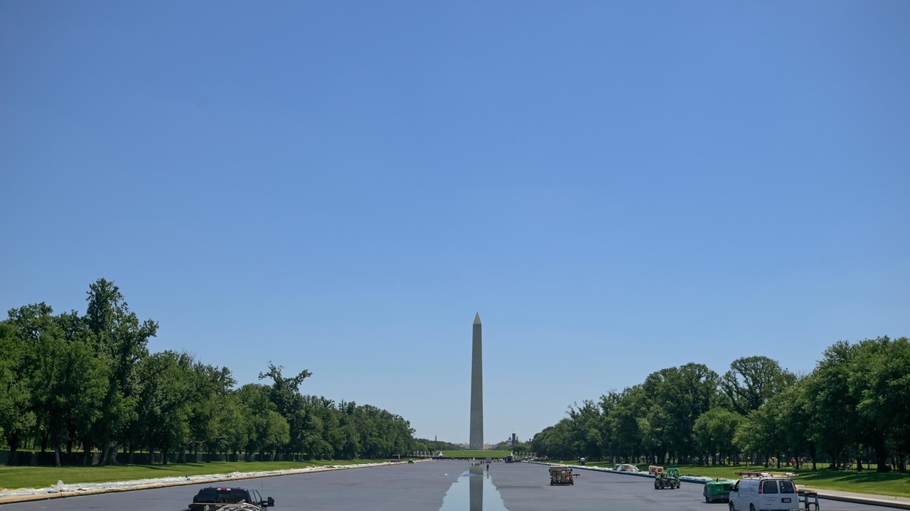 Water begins refilling Reflecting Pool after Trump's renovation to ...