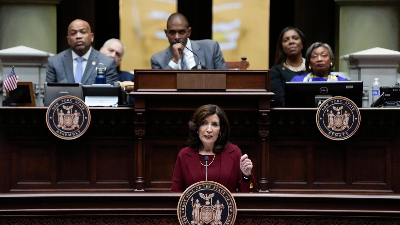 Gov. Hochul proposes expanding mental health services for youths - Newsday