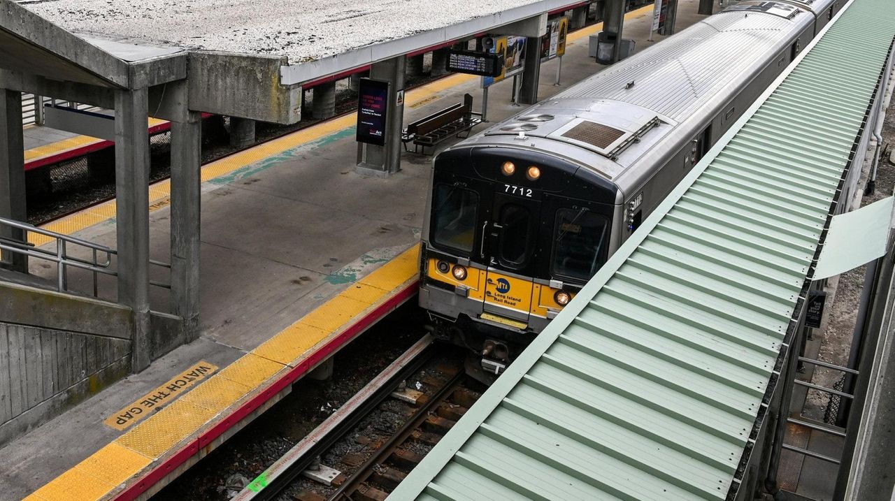 LIRR introduces improvements to rider app and station displays - Newsday