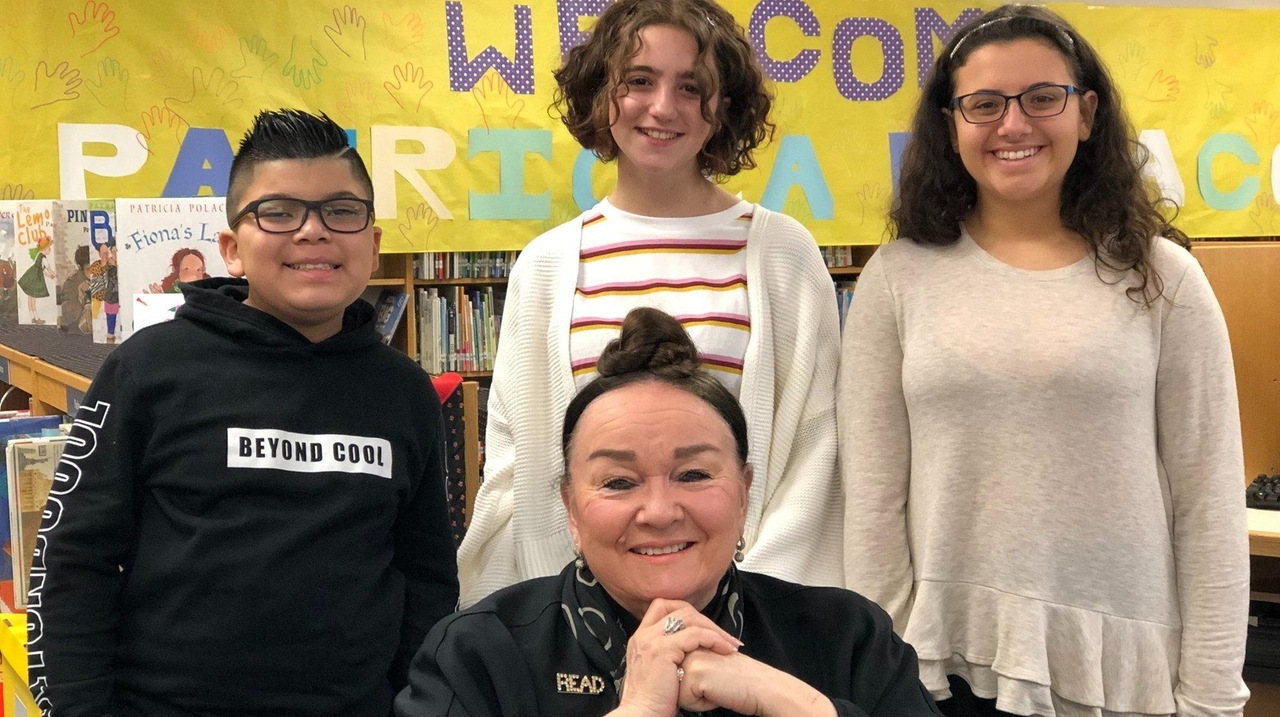 Patricia Polacco, author and illustrator, talks with Long Island kids ...