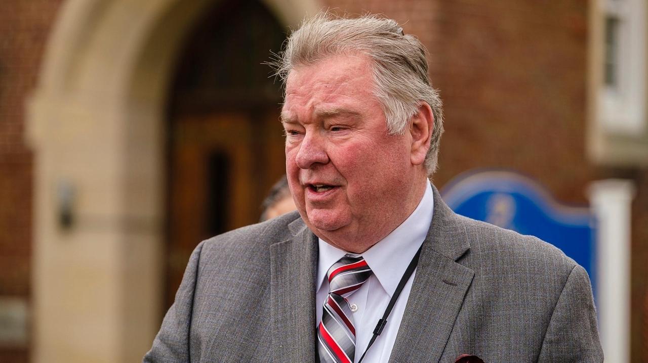 Robert Dillon, Nassau BOCES superintendent, dies after complications ...