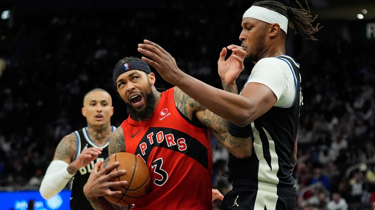 Raptors beat Bucks 122-94 and end Milwaukee's 3-game win streak - Newsday