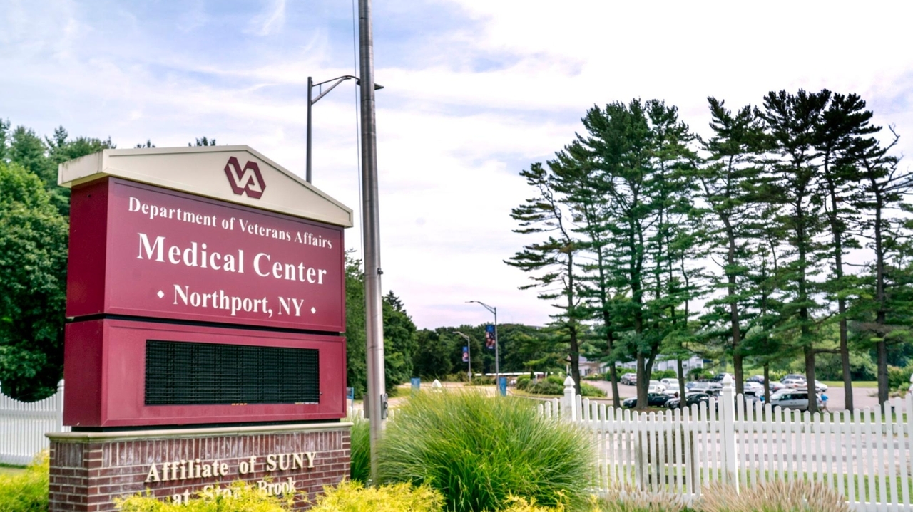 What to know about VA workers on Long Island, nationwide, losing union ...