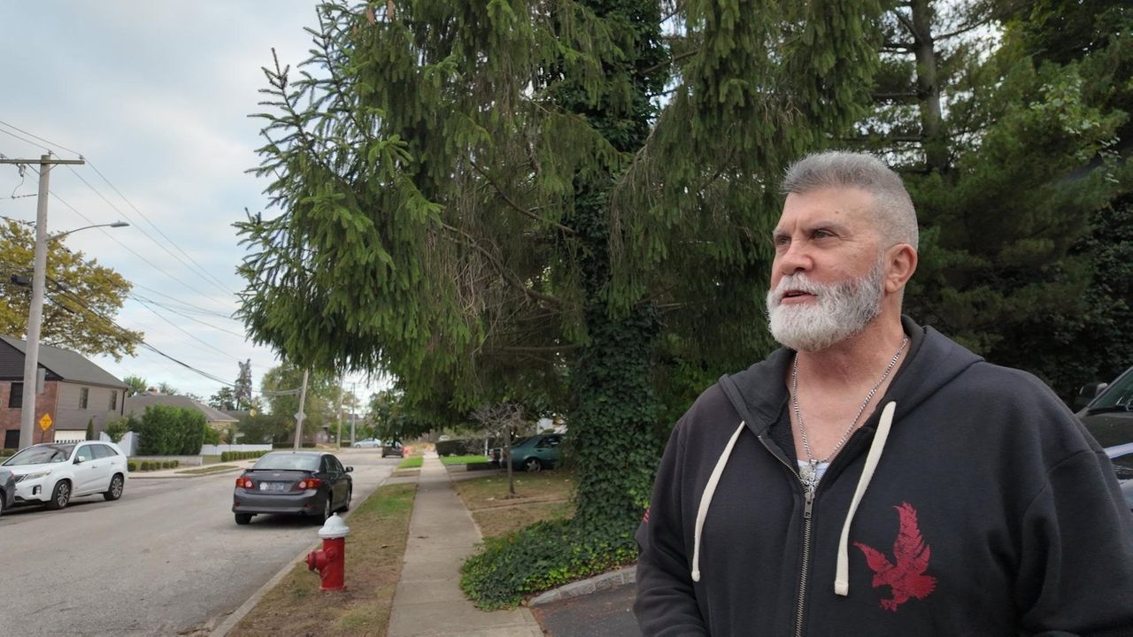 On Winona Road in Baldwin, aging water main spurs worries of more ...