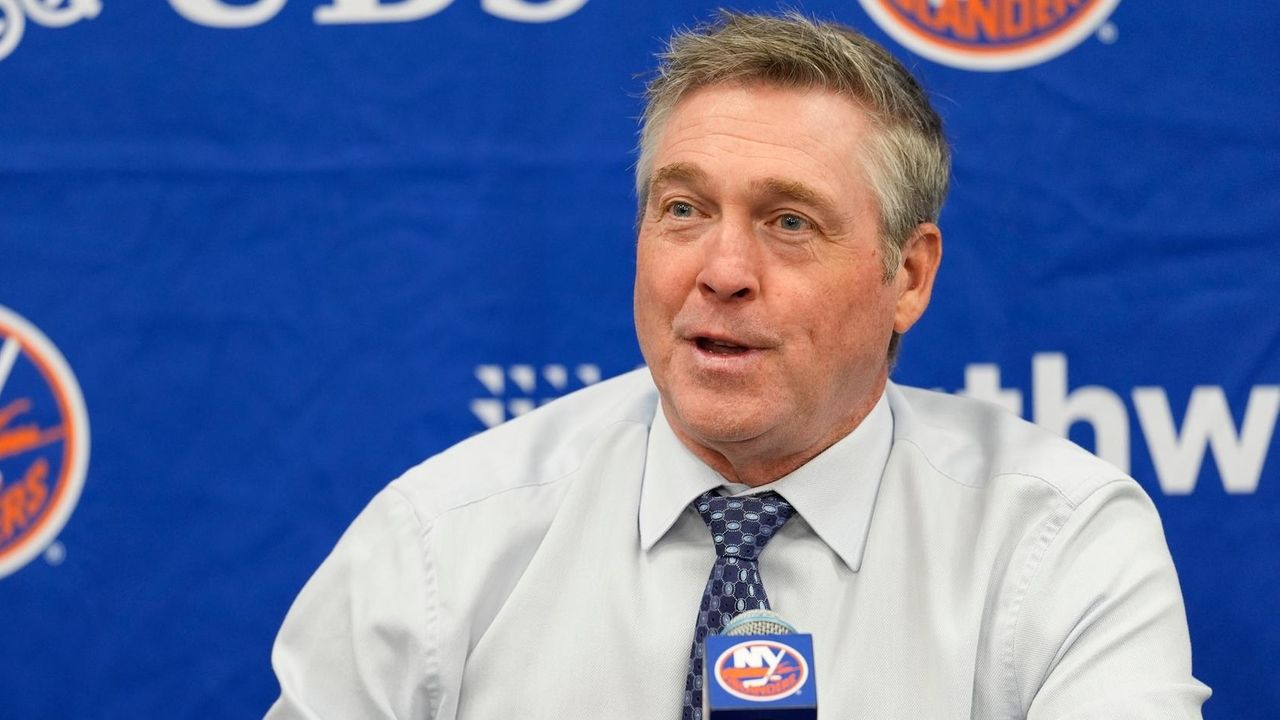 New Islanders coach Patrick Roy can play the media game as well as ...