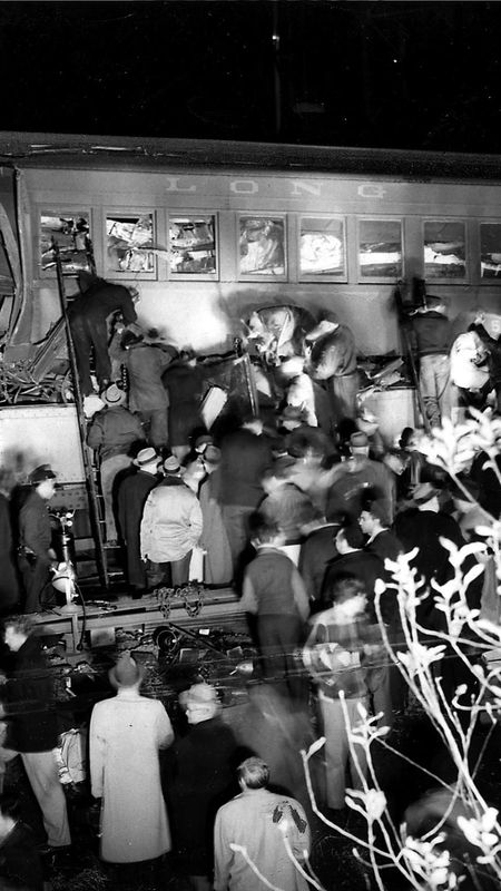 'Absolute pandemonium': Revisiting LIRR's worst crash 70 years later ...