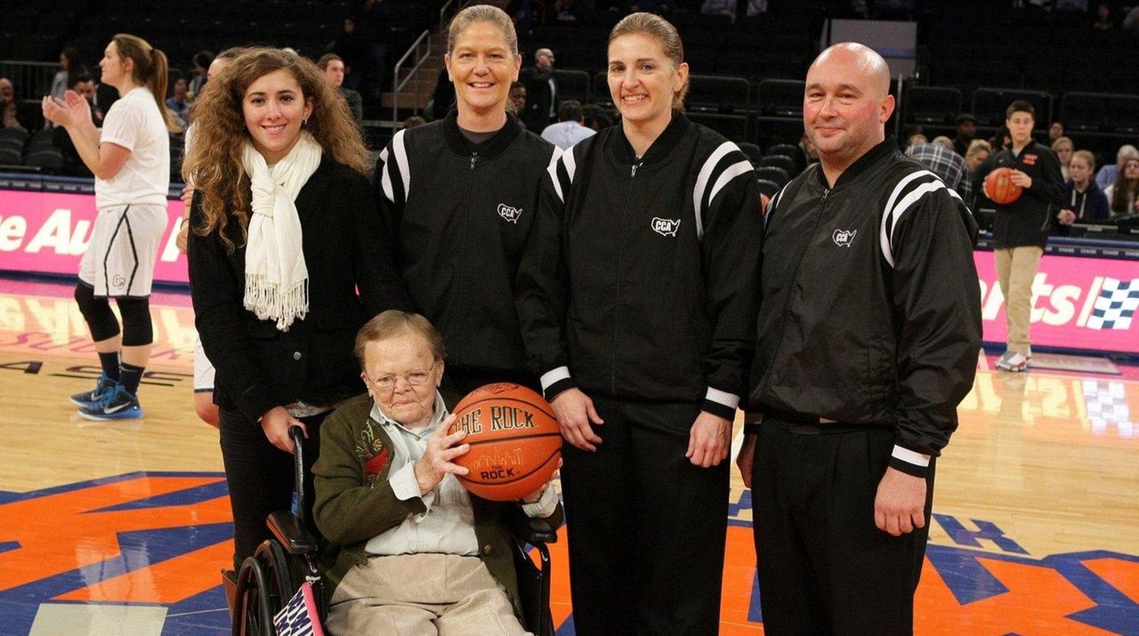 Pioneering LI sports referee dies at 84 - Newsday