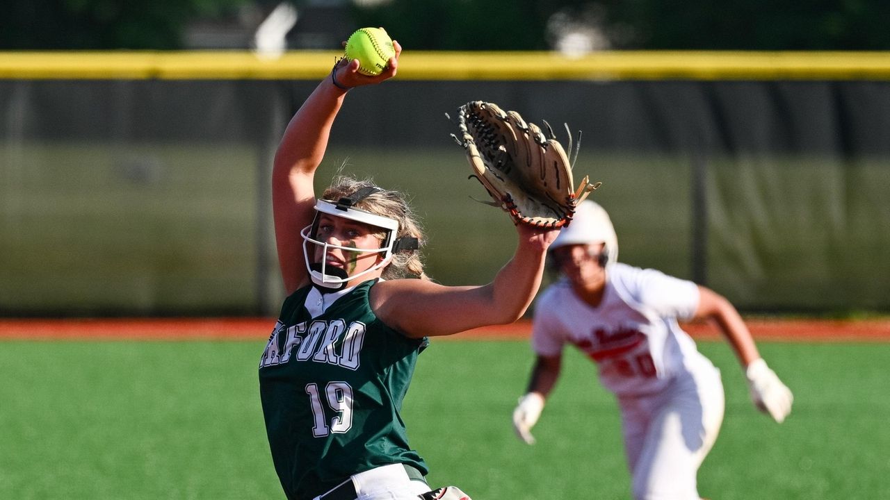 LI Class B softball final: Seaford-Center Moriches photos - Newsday