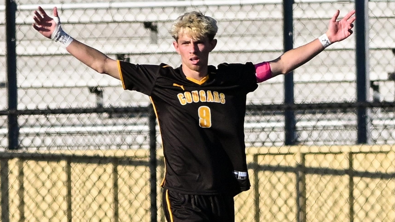 Long Island Class AAA boys soccer championship: Commack vs. Herricks ...