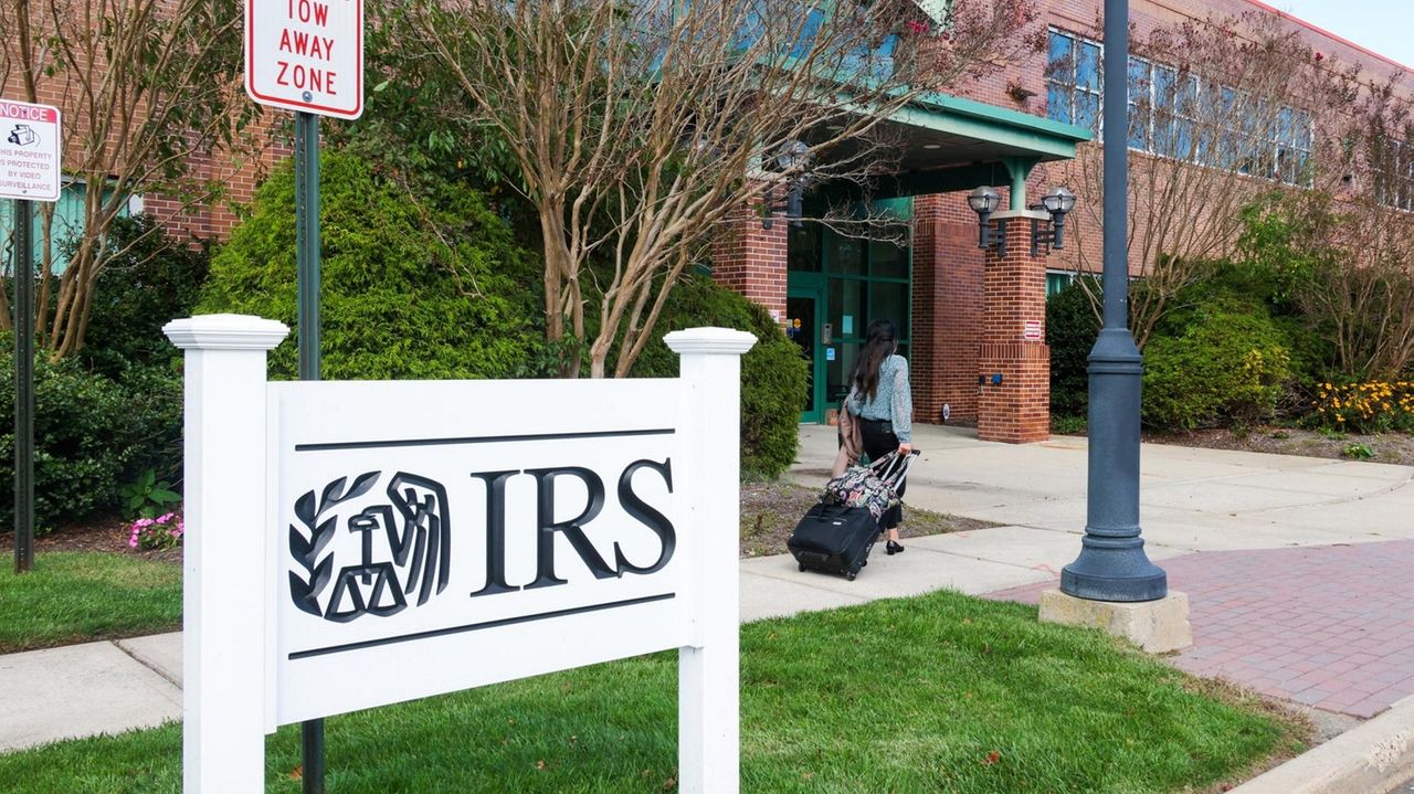 Week into shutdown, IRS offices set to temporarily close their doors ...