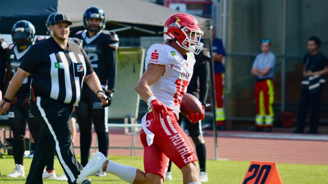 Alex LaBella's football journey went from Huntington to Hobart to Italy ...