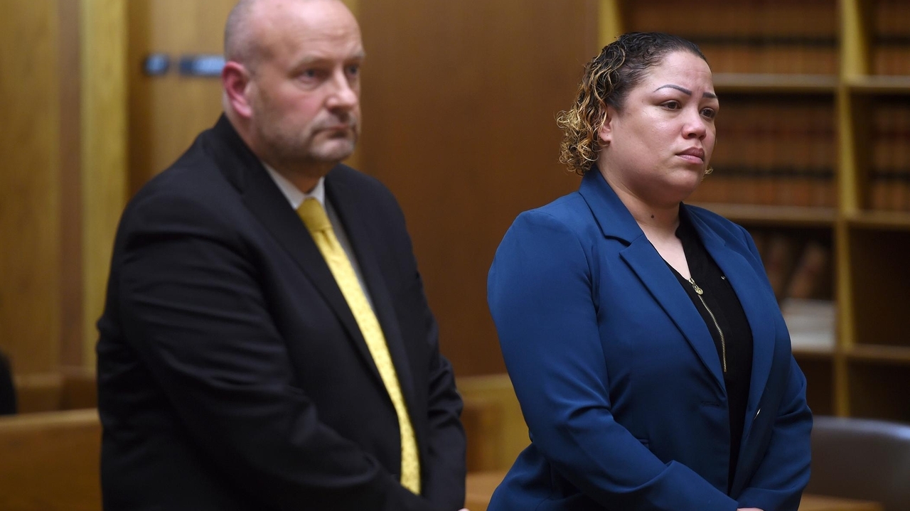 Judge rejects officers' bid to erase charges in the case of a man ...