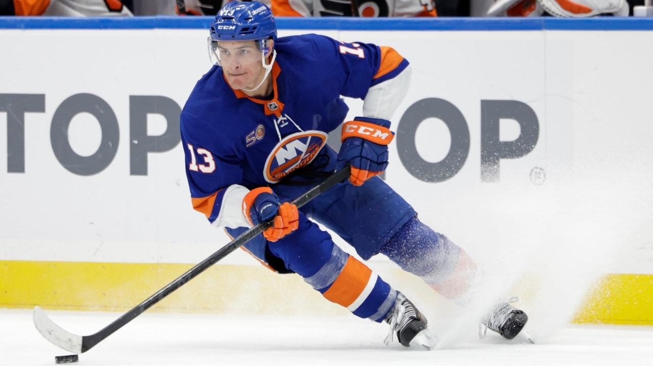 Barzal agrees to 8-year extension with Isles - Newsday