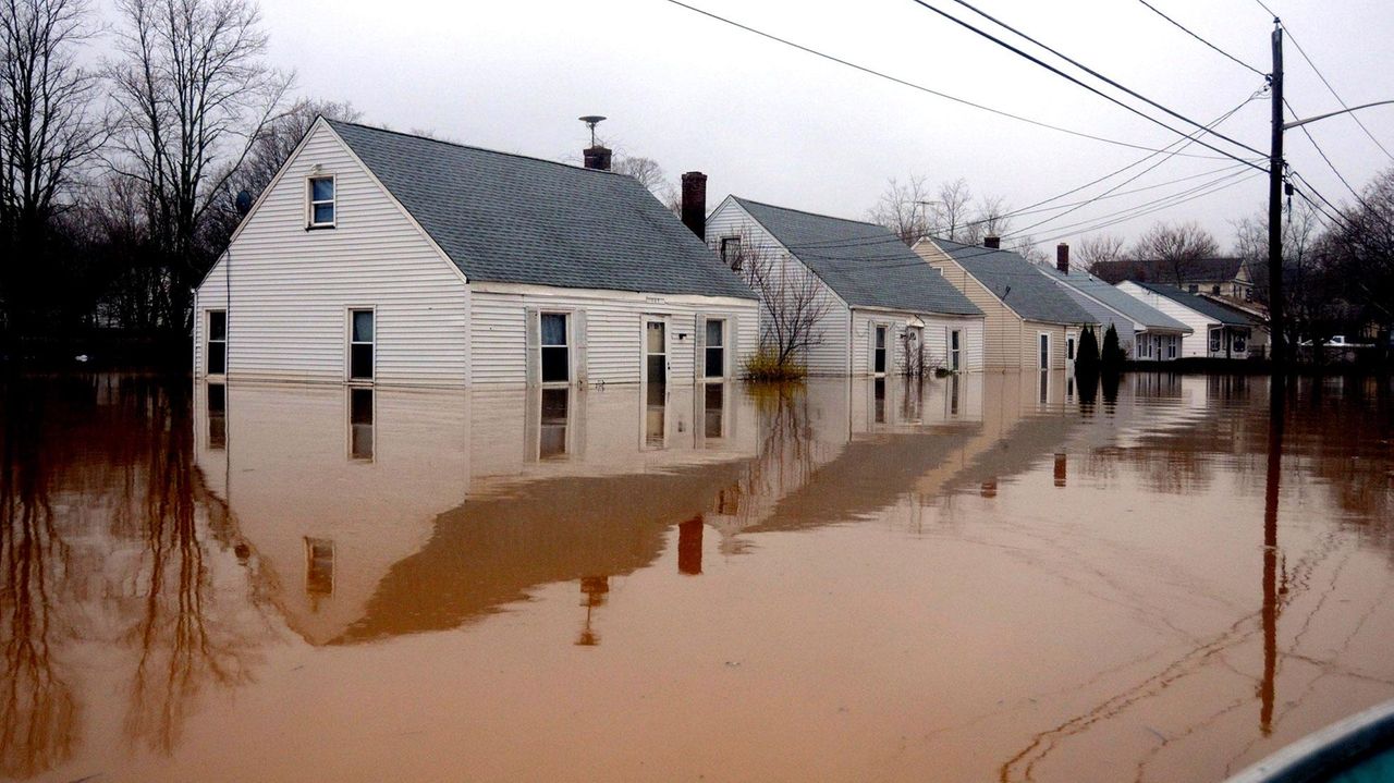 Levy eyes land swap for Horton Avenue flood victims - Newsday