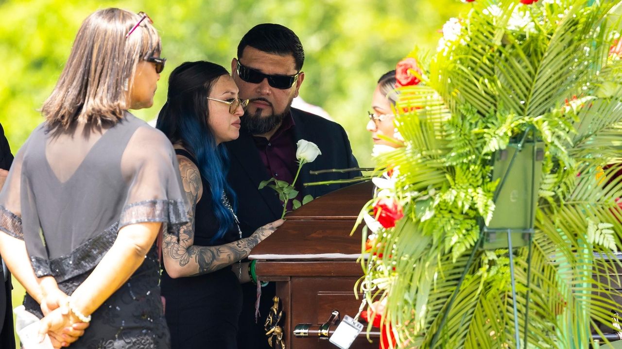 Funeral held in Houston for 12-year-old girl whose body was found in a ...