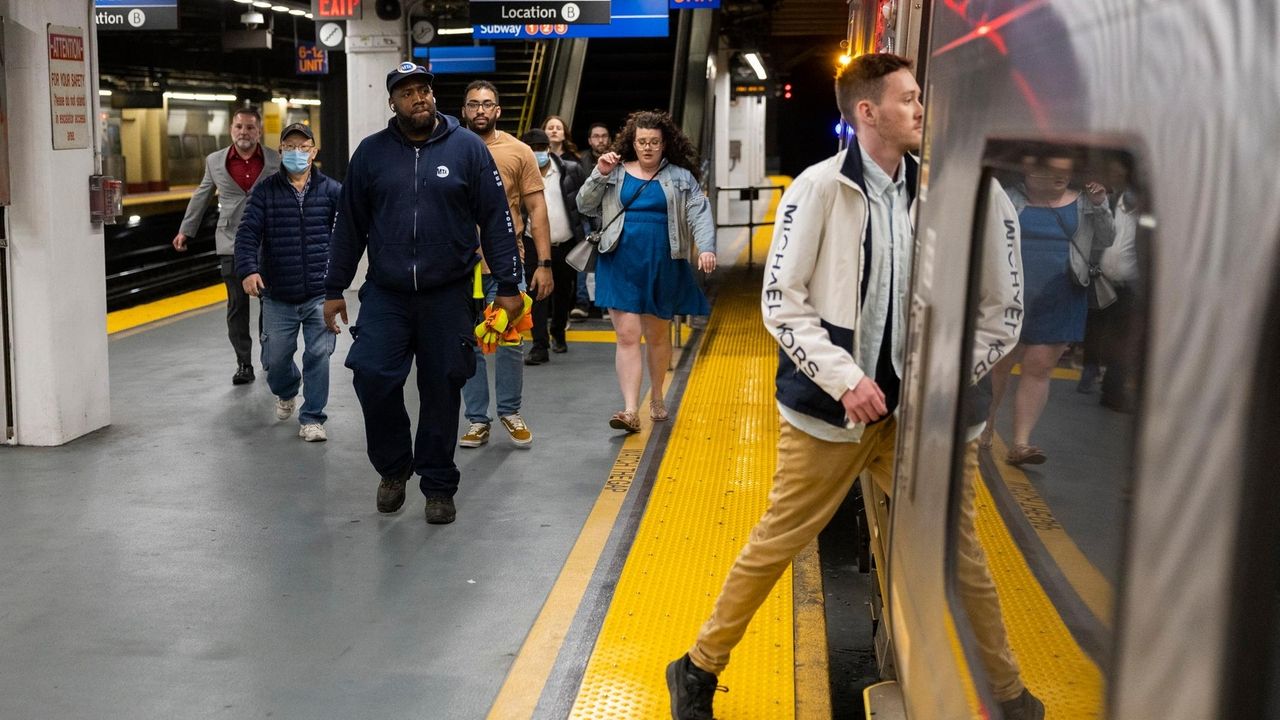 LIRR schedule adjustments made with Madison Square Garden crowds in ...