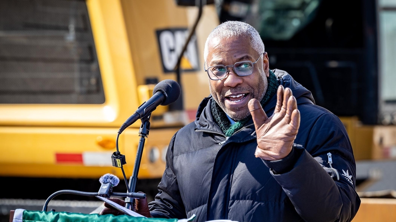 SUNY Old Westbury begins $200M renovation of Natural Sciences building ...