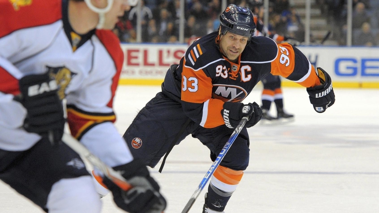 Islanders captain Doug Weight out for the season - Newsday