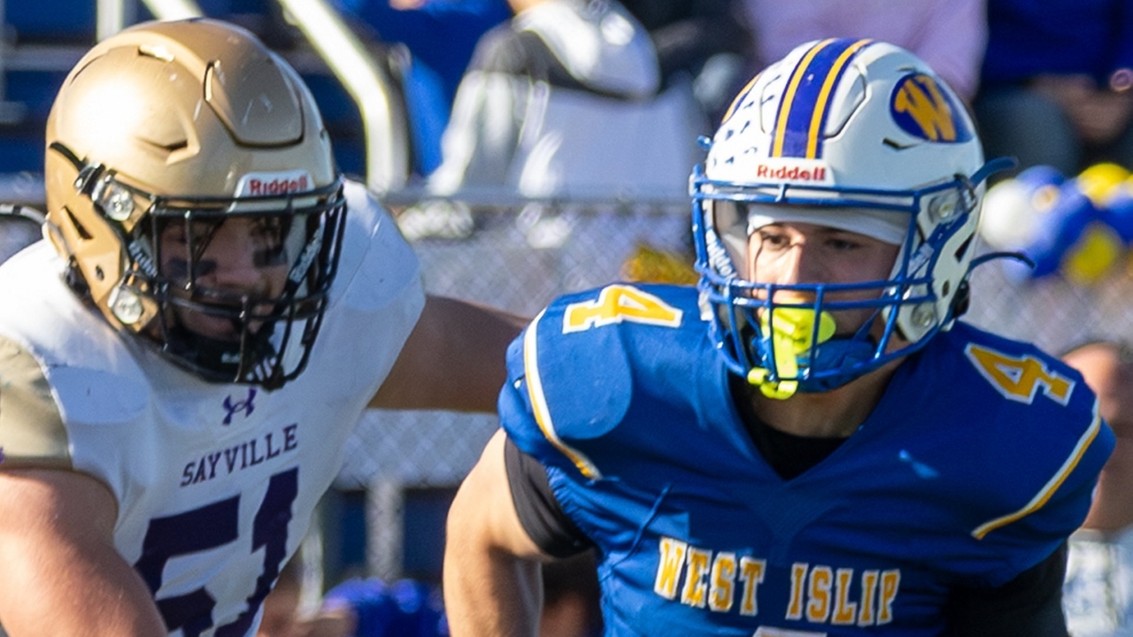 Sayville vs. West Islip football - Newsday