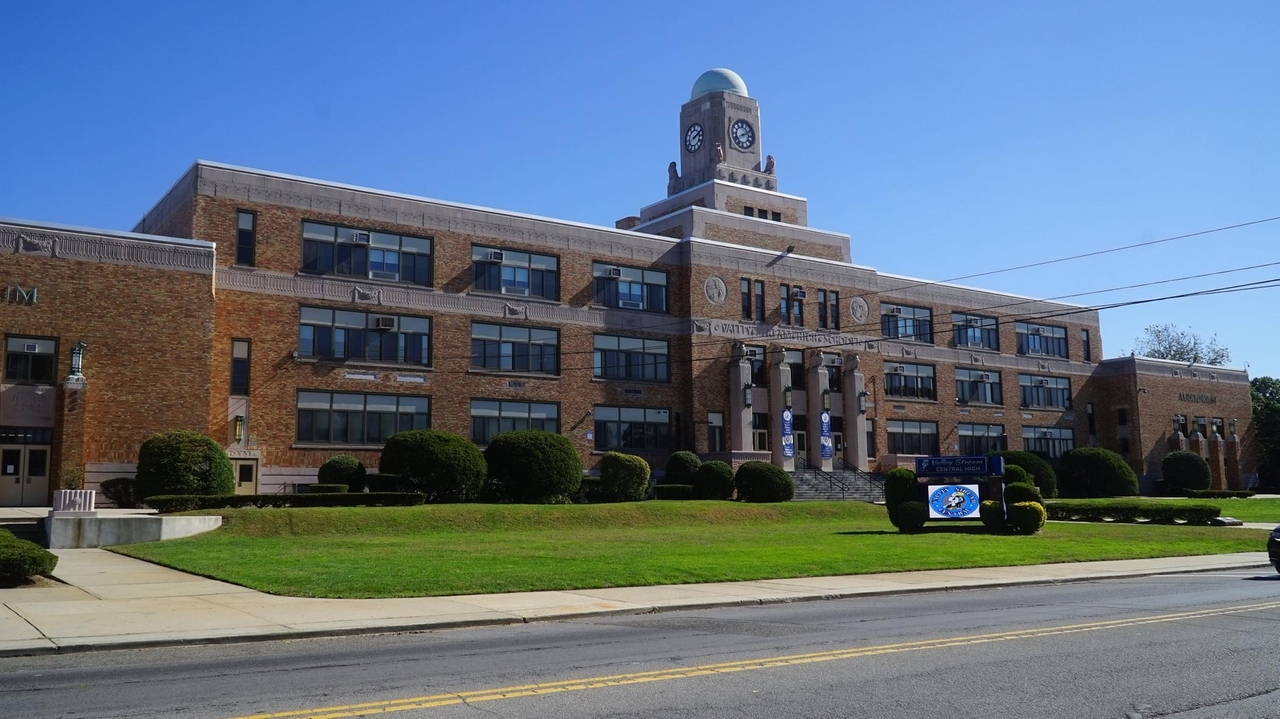 Valley Stream Central High School principal Candace Hugee resigns amid ...