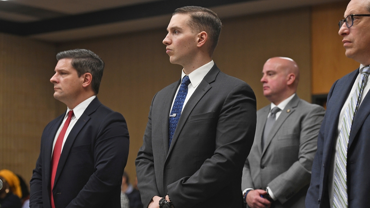 Jury begins deliberating manslaughter case against Connecticut trooper ...