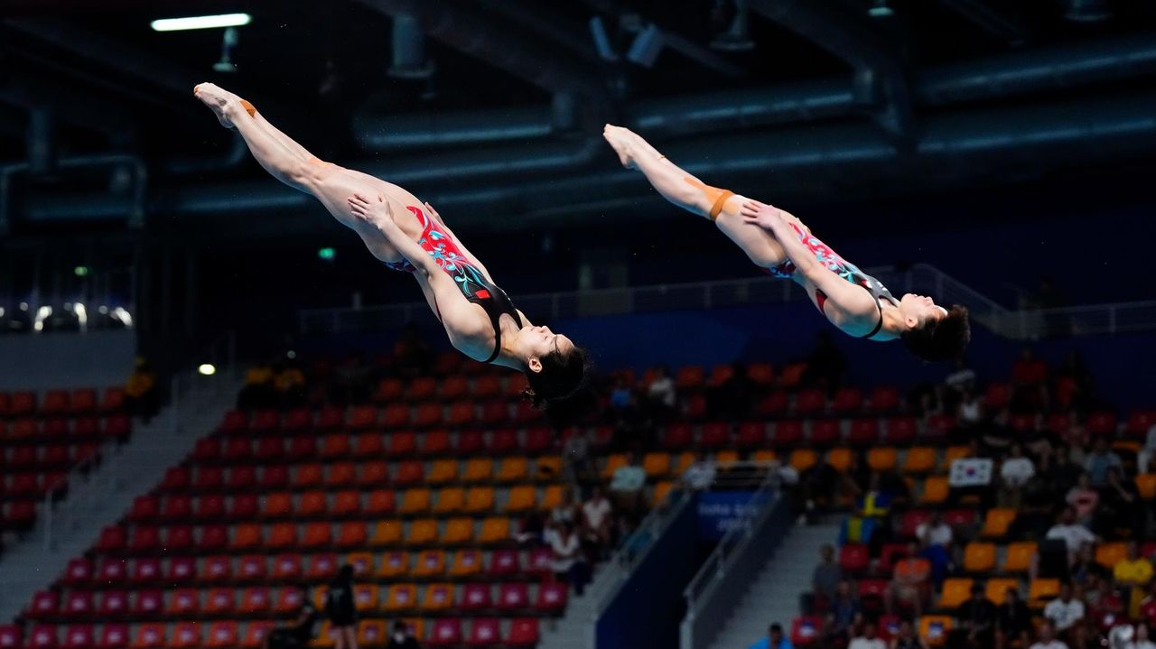 China's Chen and Chang win 3rd straight world title in women's ...
