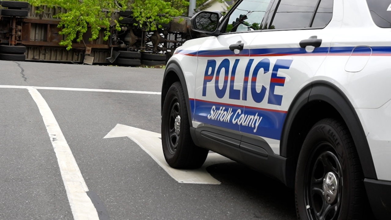 Suffolk cops remain on job and collect pensions after admitted ...