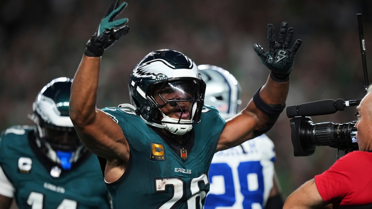 Eagles' opening victory over Cowboys delayed by lightning for more than ...