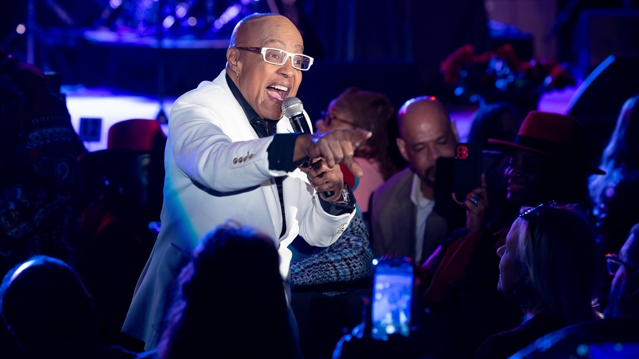 Peabo Bryson suffers stroke, family requests privacy - Newsday