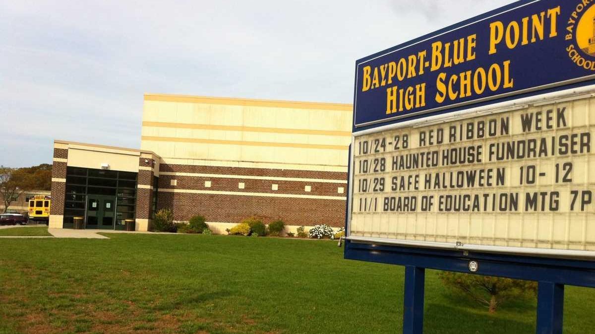 Bayport-Blue Point school contracts online - Newsday