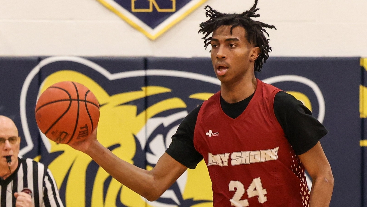 Christian Smiley's big shot, free throw keeps Bay Shore boys basketball ...