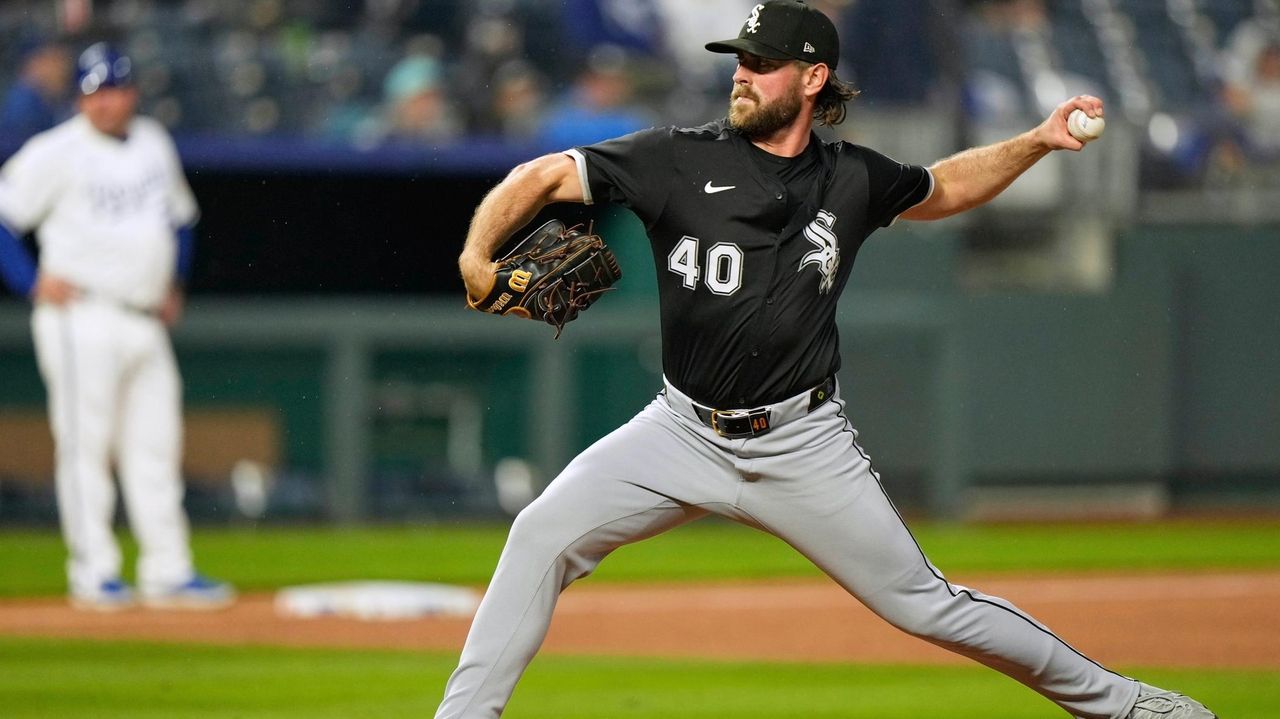 White Sox place LHP Tyler Gilbert on the 15-day injured list with a ...