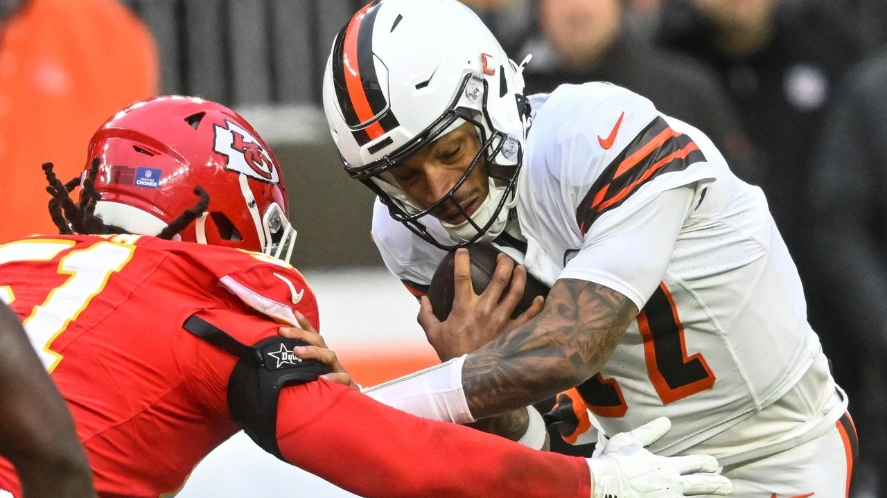 QB Thompson-Robinson excited about start this week, thinks he can be ...