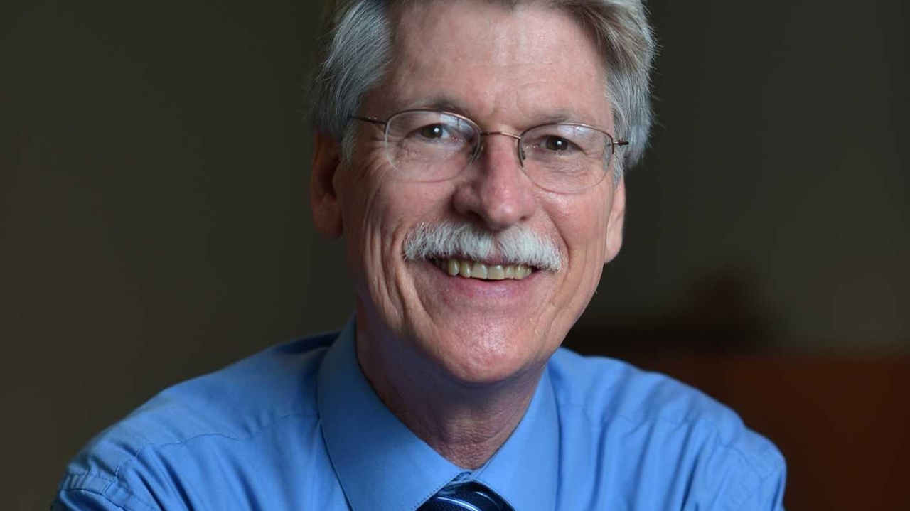 Executive Suite: Thomas M. Hopkins, Garden City - Newsday