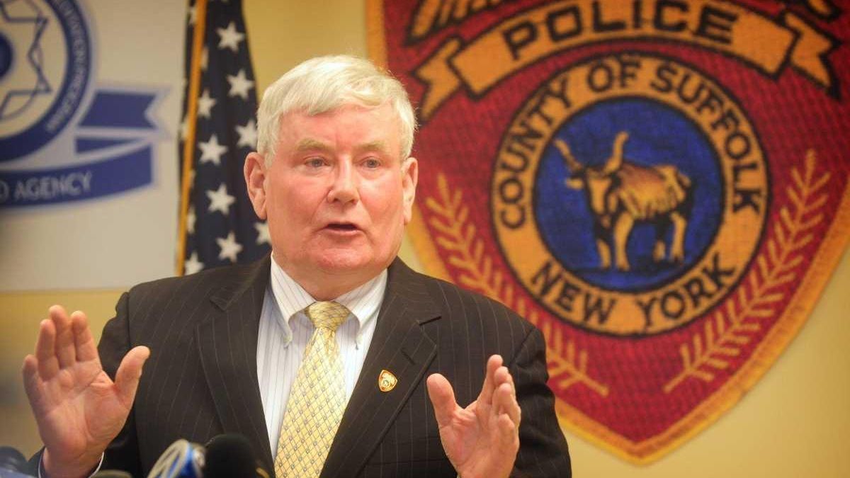 Clear the air in Laffer gun case - Newsday