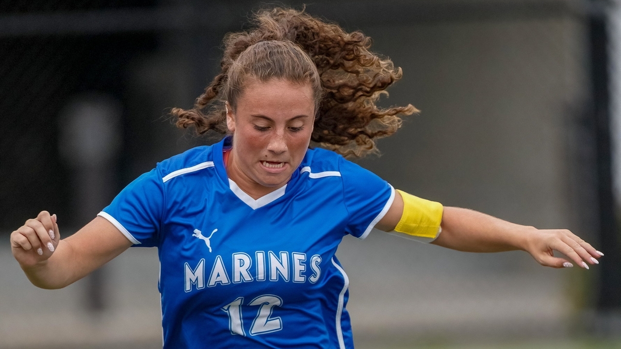 Long Beach girls soccer vs. Calhoun - Newsday