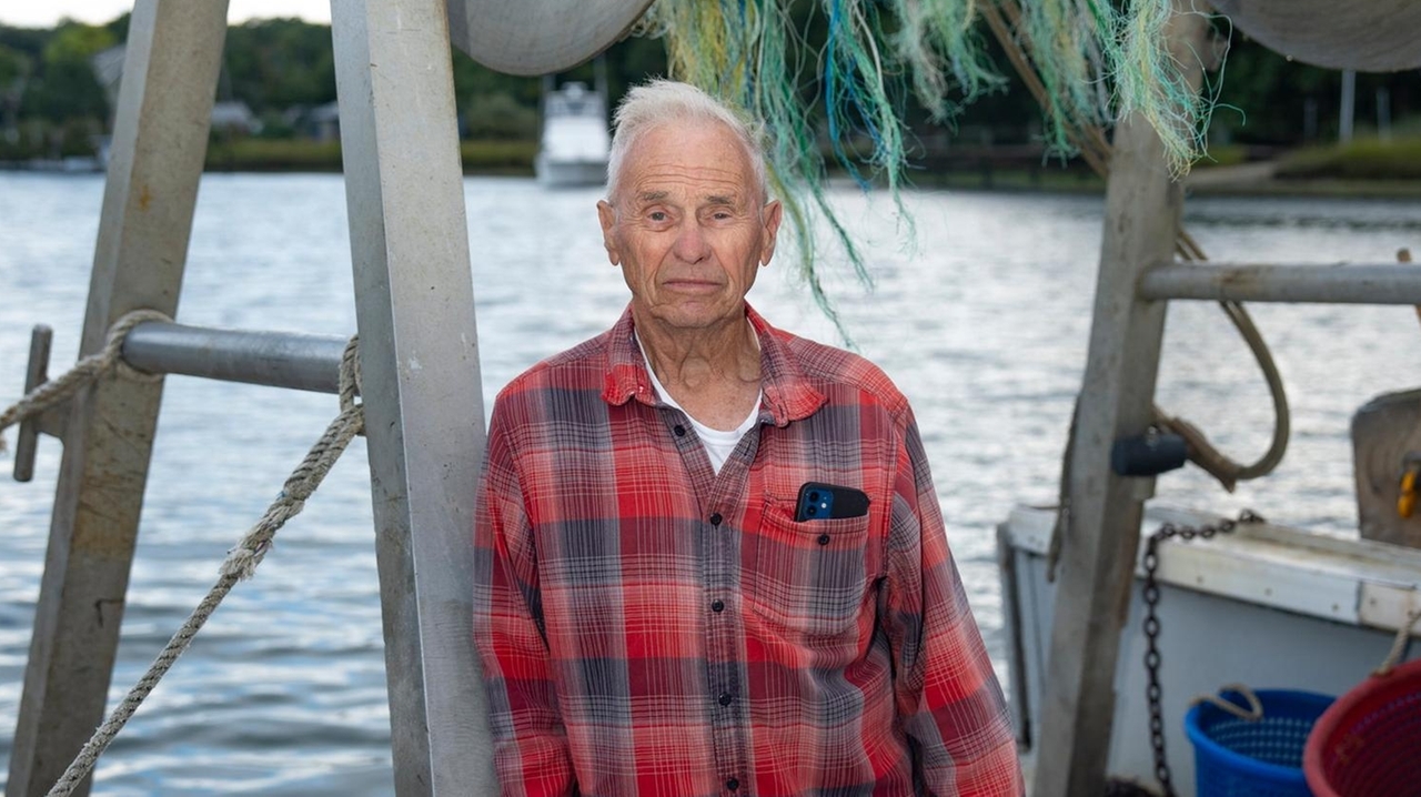 Mattituck Inlet dredging project geared to improve navigation for ...
