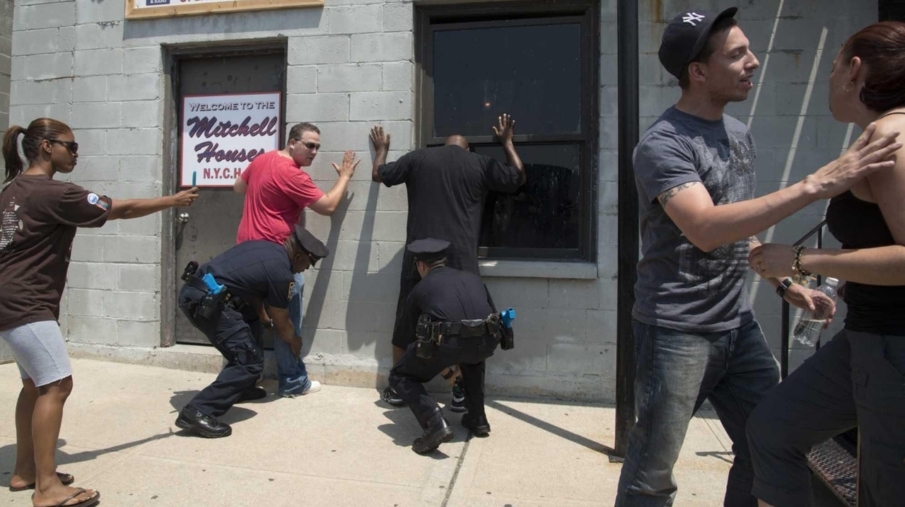 NYPD issues new stop and frisk rules for officers - Newsday