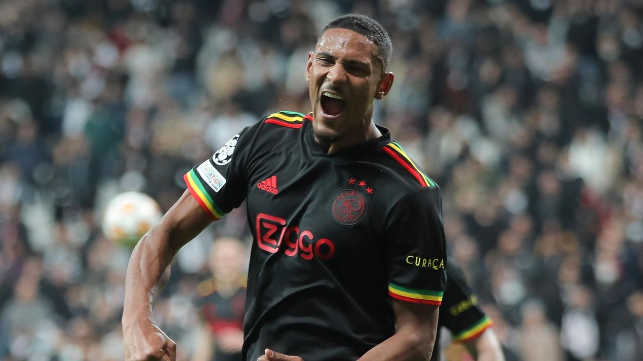 Haller back in training at Dortmund after cancer treatment - Newsday