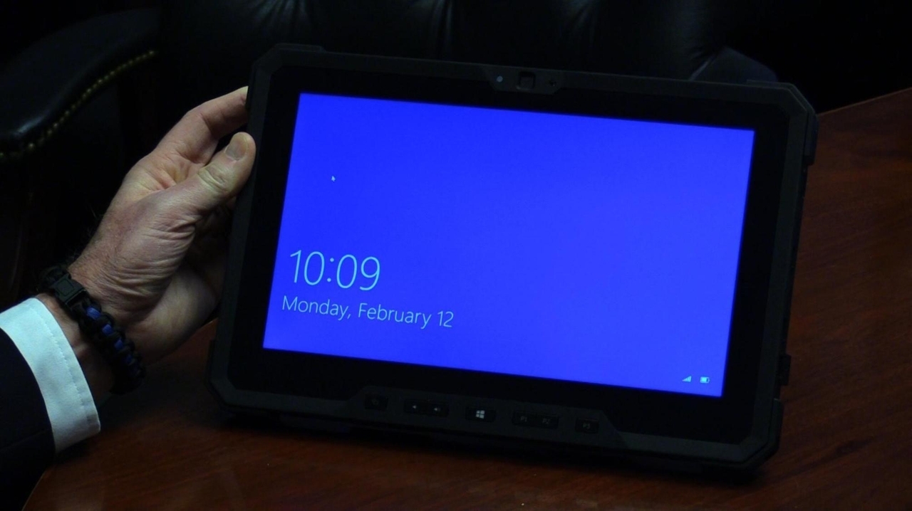 Suffolk police cars outfitted with portable tablets, cops say - Newsday